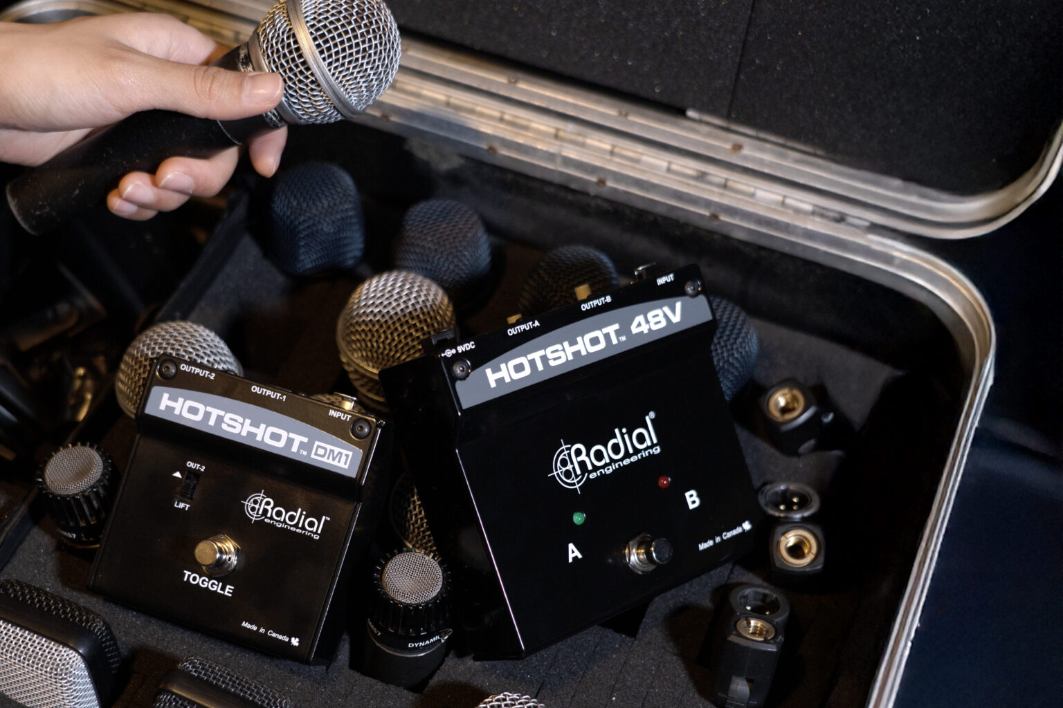 Call the Shots From One Mic: Seamless Onstage Communication with Radial ...